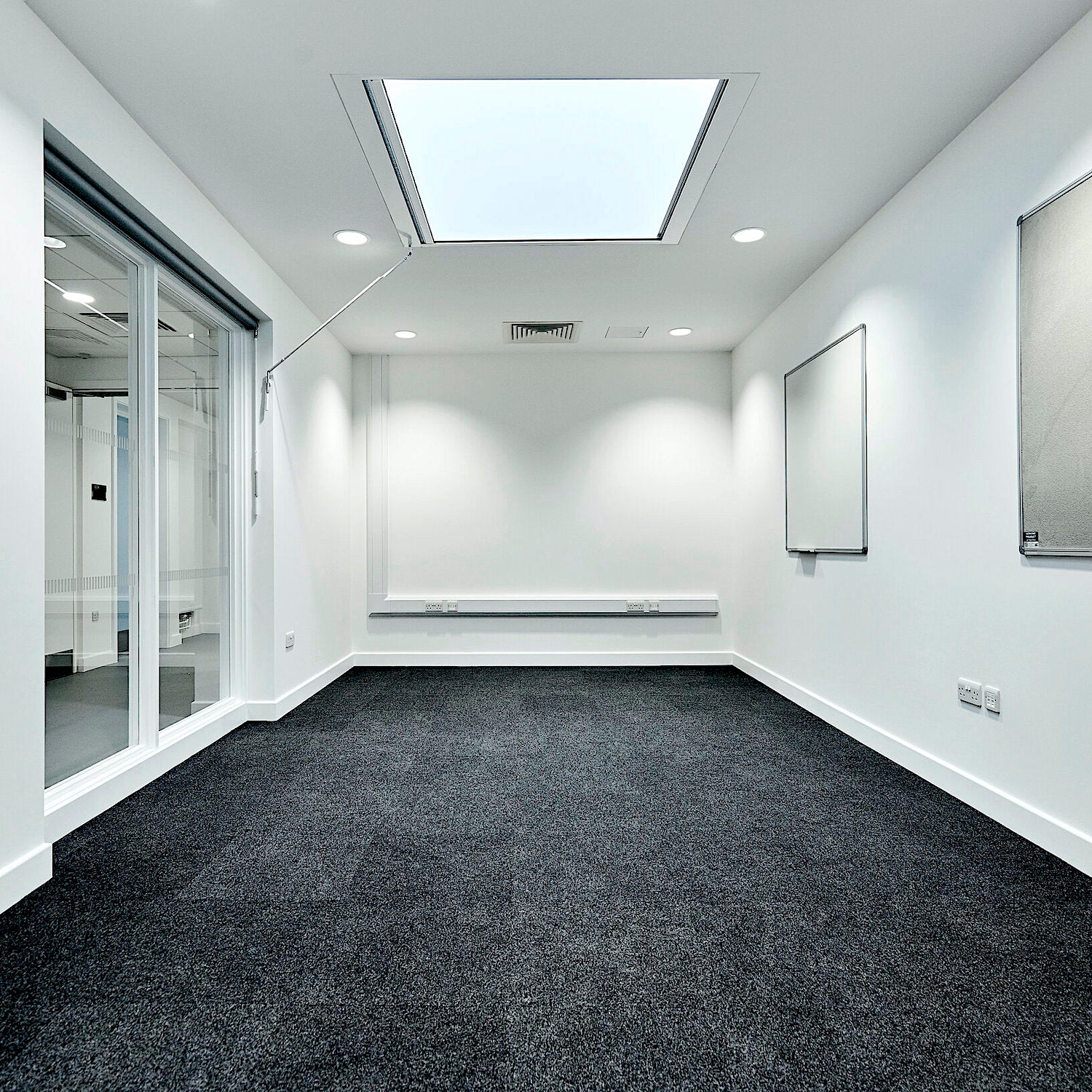 Heckmondwike Supacord 500mm x 500mm Carpet Tile – LA Floor Covering UK
